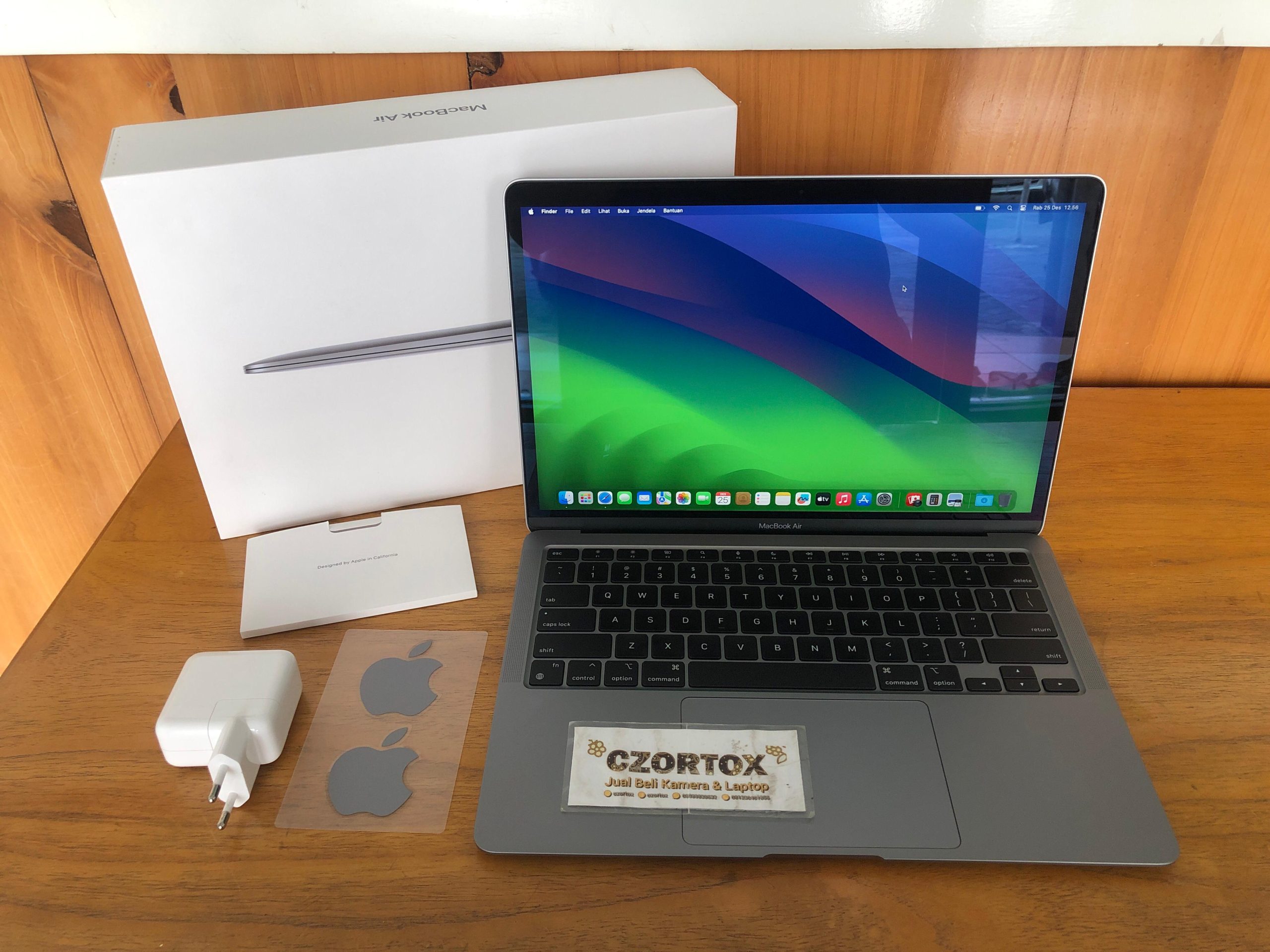 Macbook Air 2020 13 Retina M1 Ram 8GB SSD 256GB | JUAL BELI KAMERA ...